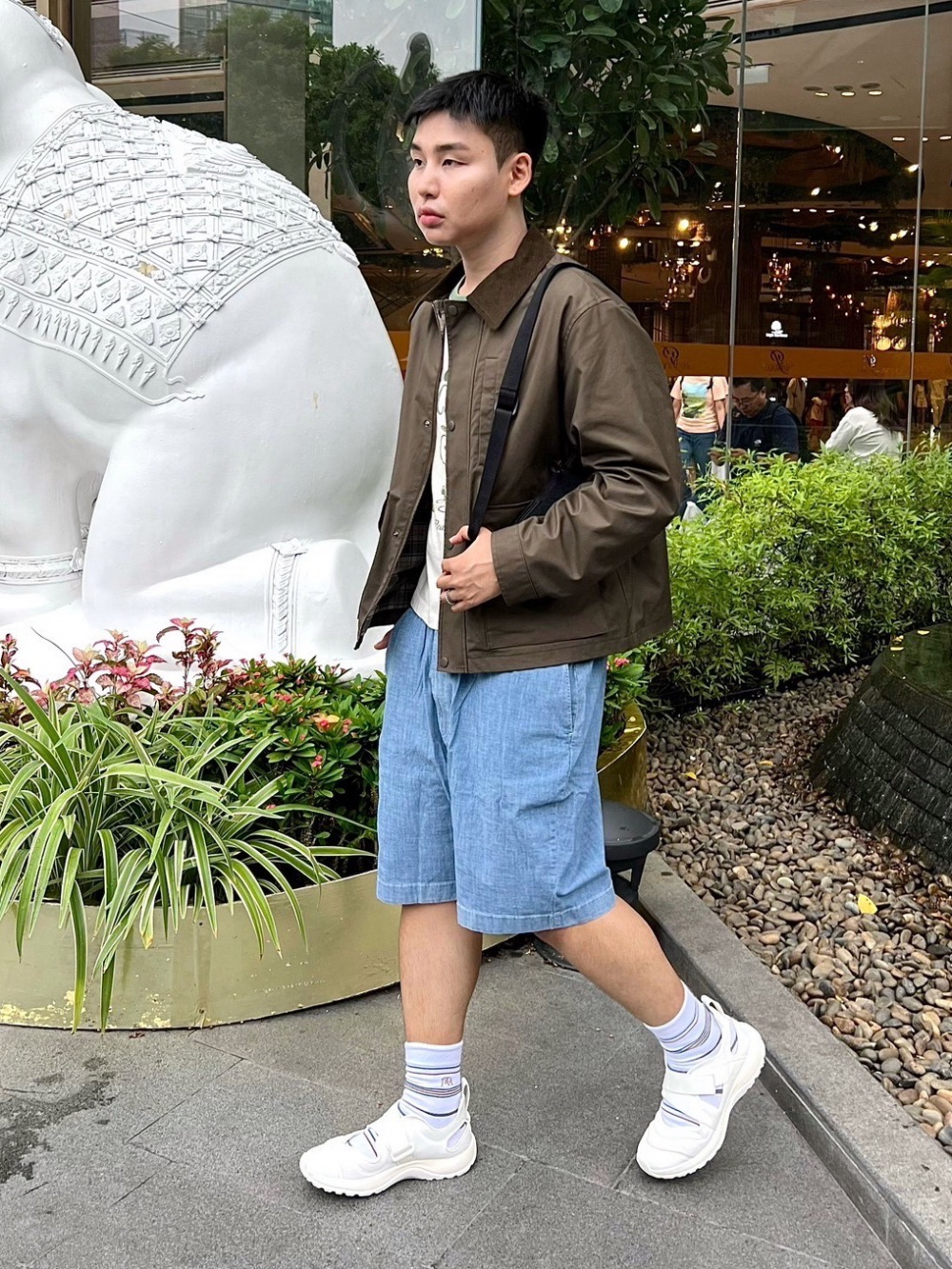 Check styling ideas for「Utility Short Blouson」| UNIQLO IN Check styling ideas for「Utility Short Blouson」| UNIQLO IN