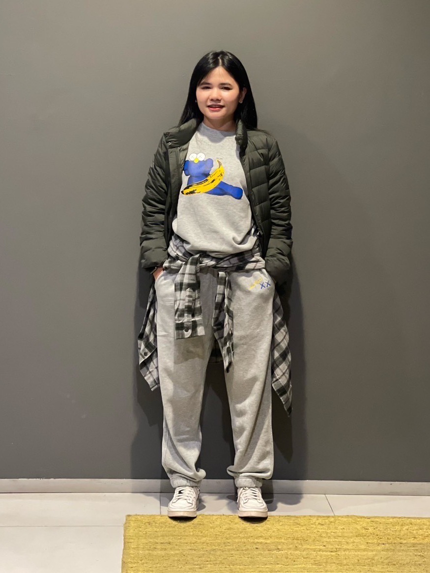 Check styling ideas for「KAWS + Warhol UT (Short Sleeve Graphic T-Shirt ...