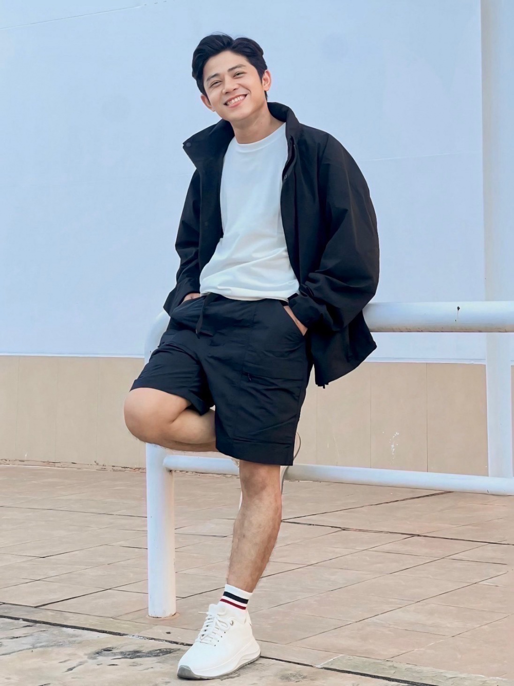 Check styling ideas for「Geared Shorts、HEATTECH Ultra Warm Crew Neck ...