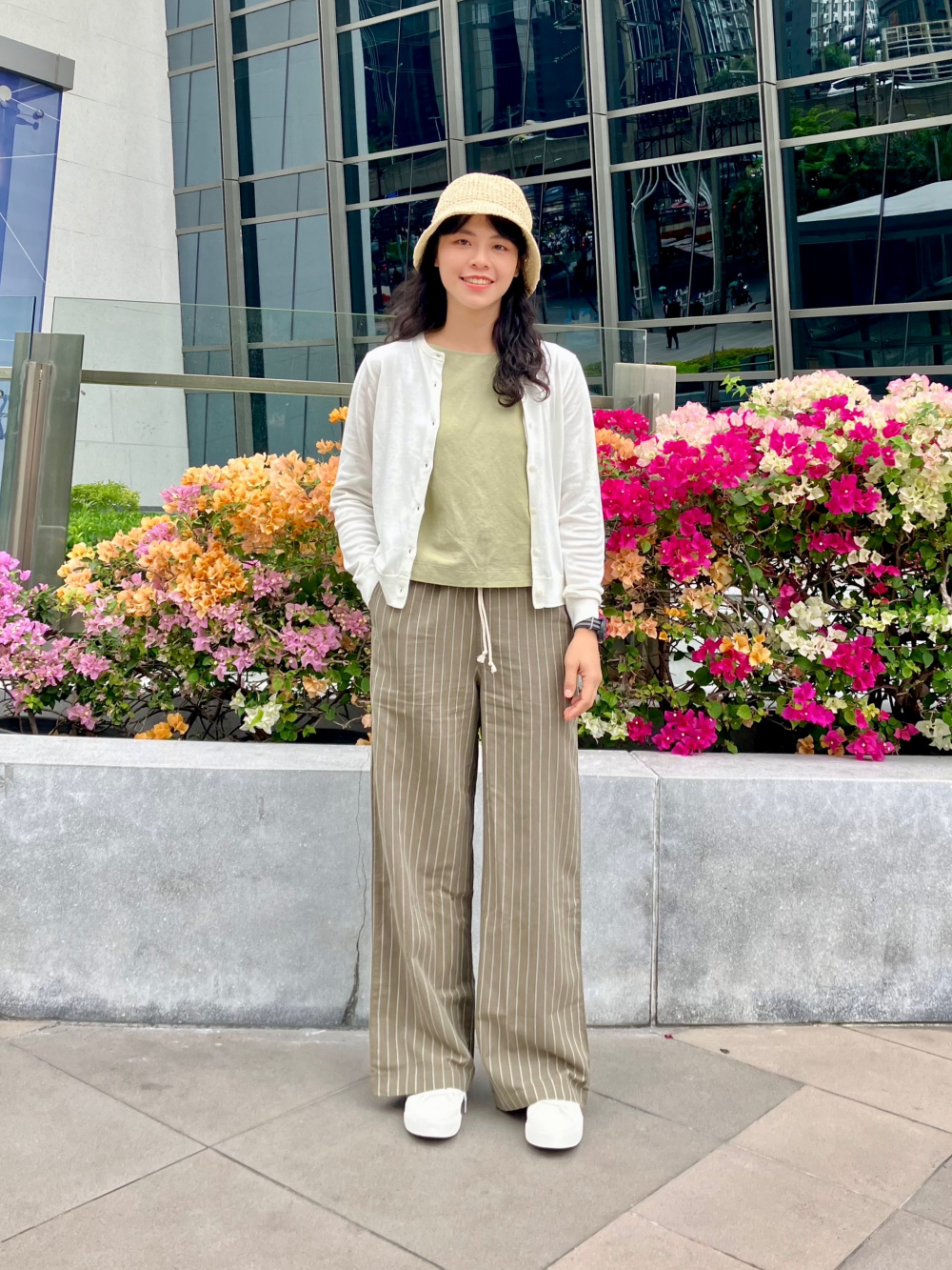Check styling ideas for「Linen Blend Blouse Sleeveless」| UNIQLO IN