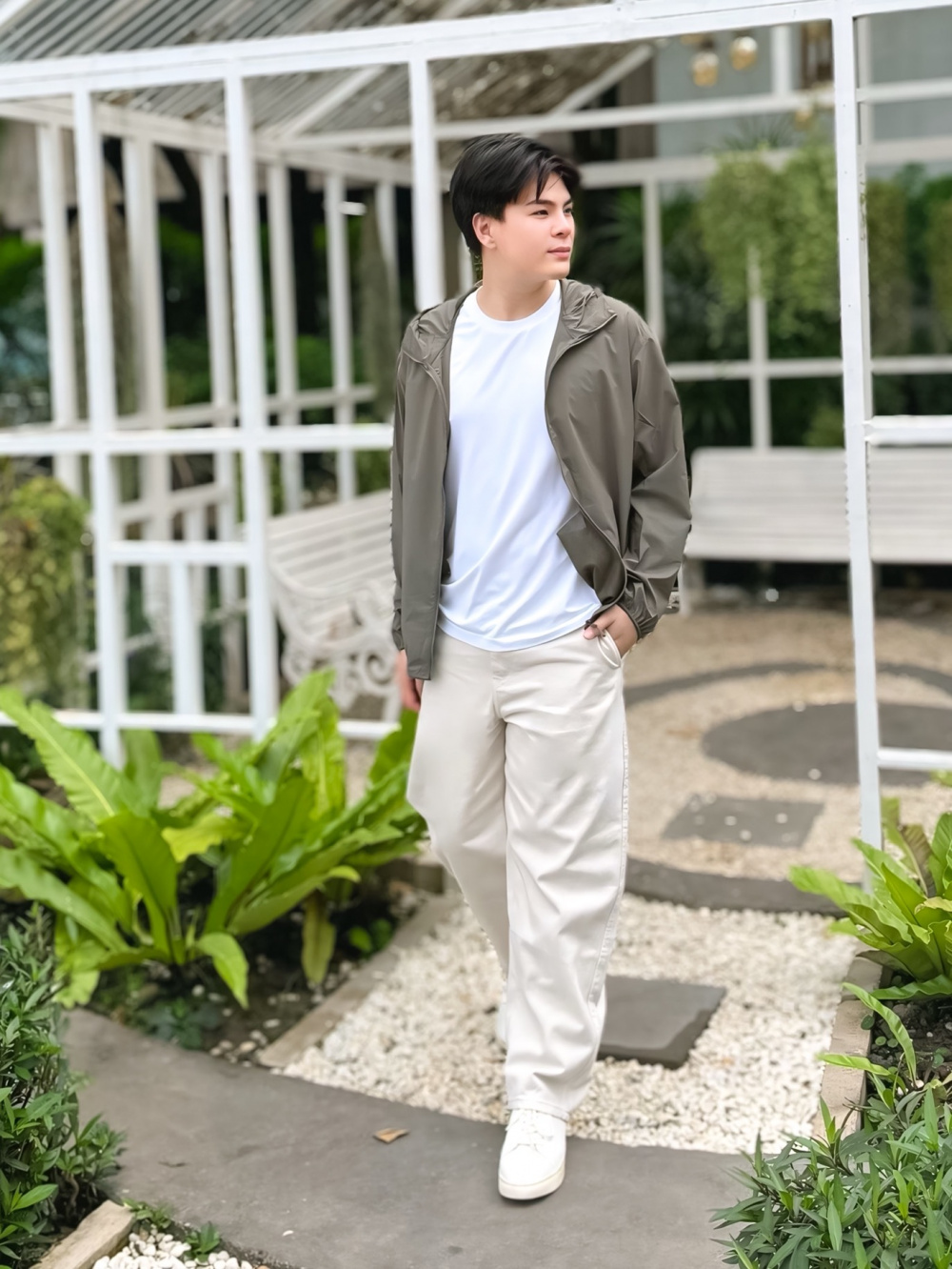 ดูไอเดียสไตล์การแต่งตัวสำหรับ「เสื้อฮู้ดพาร์กา กันยูวี UV Protection พับเก็บได้ (NANODESIGN ...