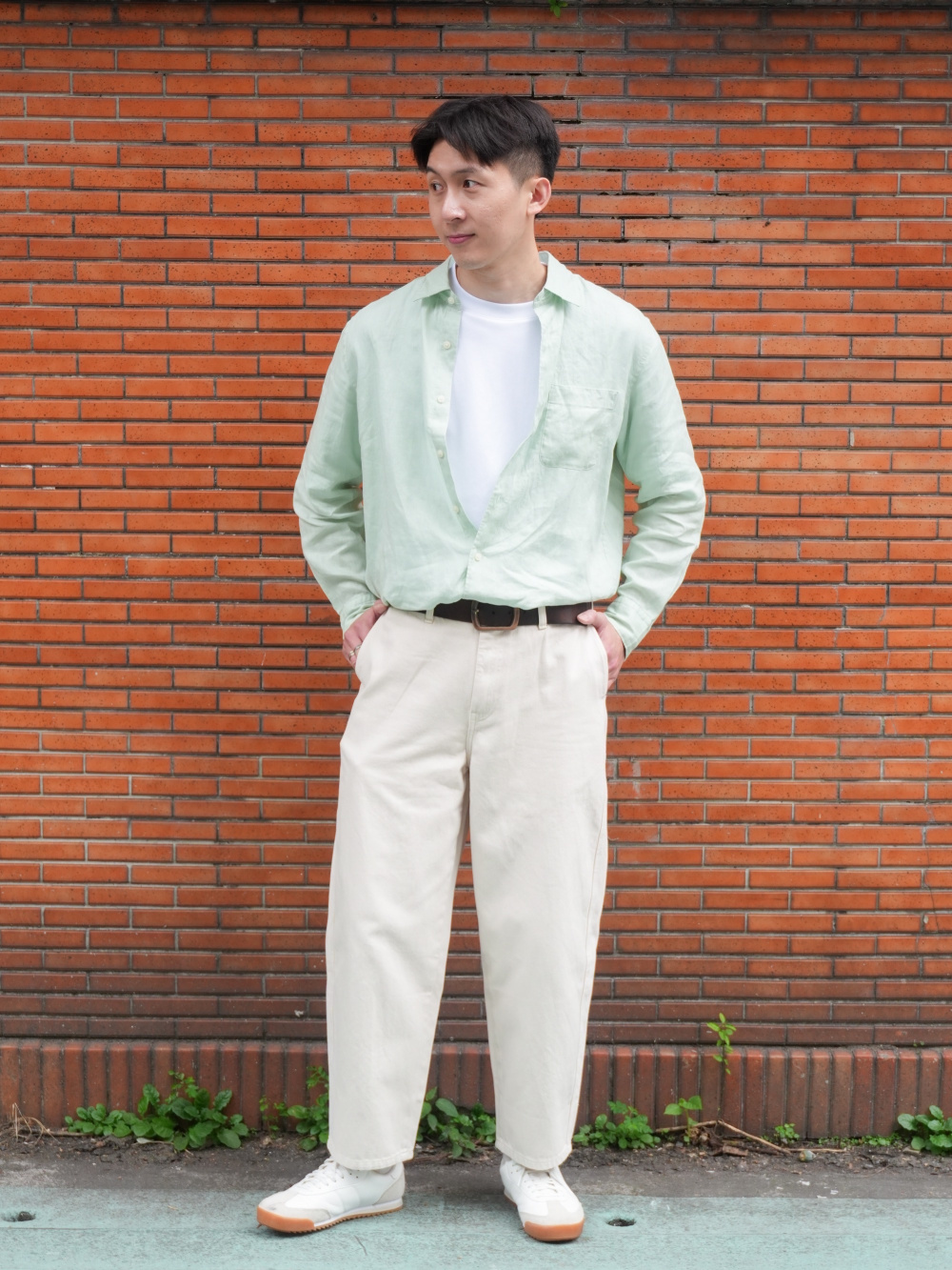 「針織外套、圓領T恤(短袖) 465186 / 476294」的穿搭靈感 | UNIQLO台灣