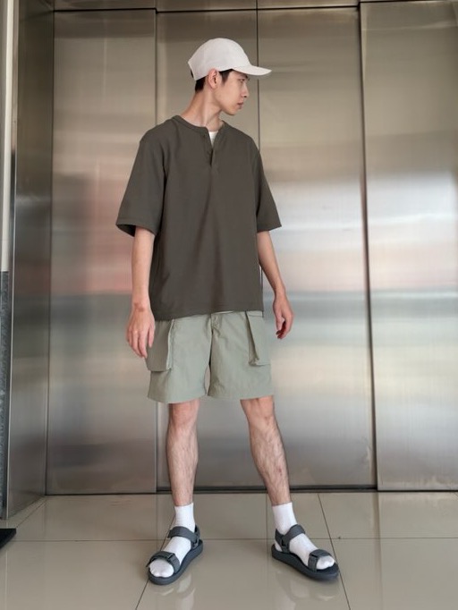 「圓領T恤(短袖) 465186 / 476294、亞麻混紡長褲(條紋)」的穿搭靈感 | UNIQLO台灣