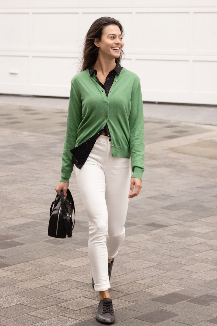 Check styling ideas for「RAYON PRINTED LONG SLEEVE BLOUSE」| UNIQLO CA