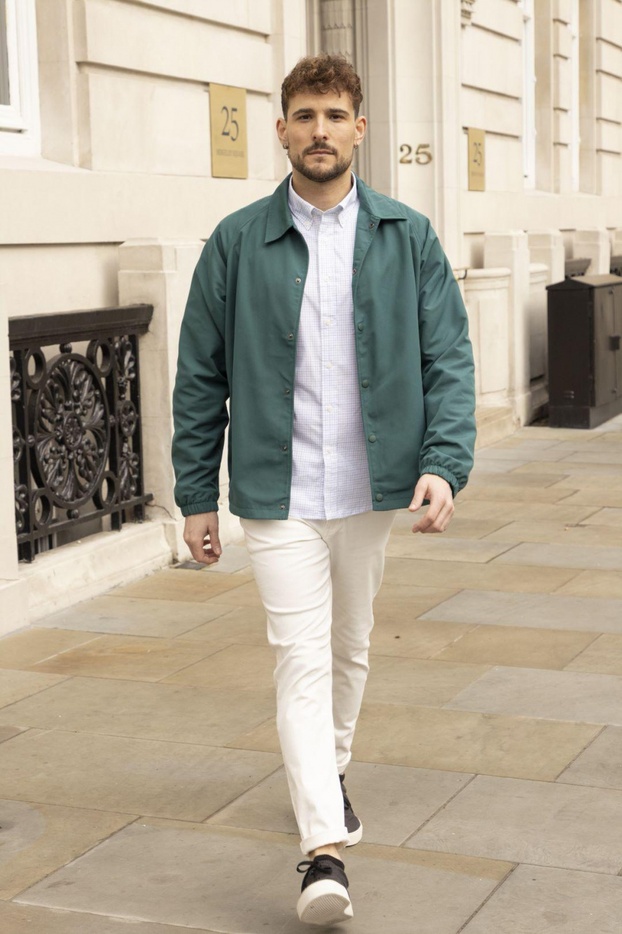 Check styling ideas for「COACH JACKET、COLOURFUL 50 SOCKS」| UNIQLO CA