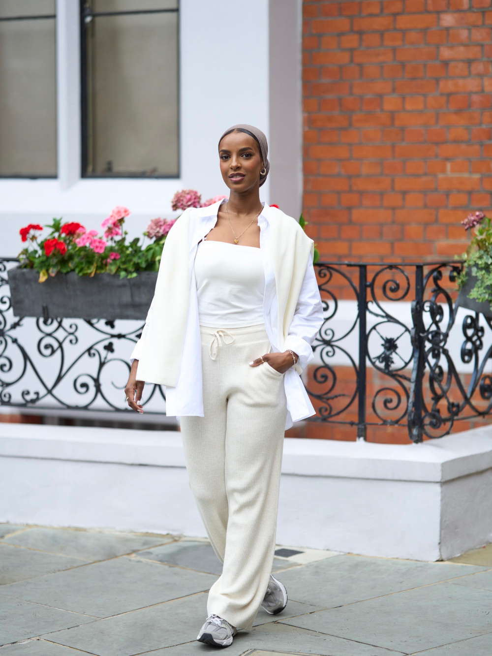 Check styling ideas for「AIRism Cropped Bra Tube Top、Ultra Stretch Sweat ...