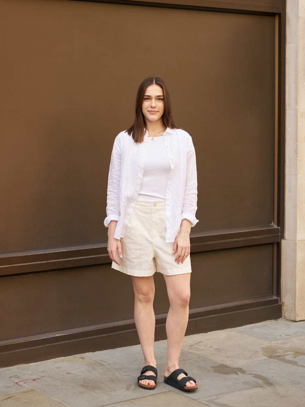 Voir les idées looks de「Chemise 100% Lin Premium (Rayée)、Short en lin ...