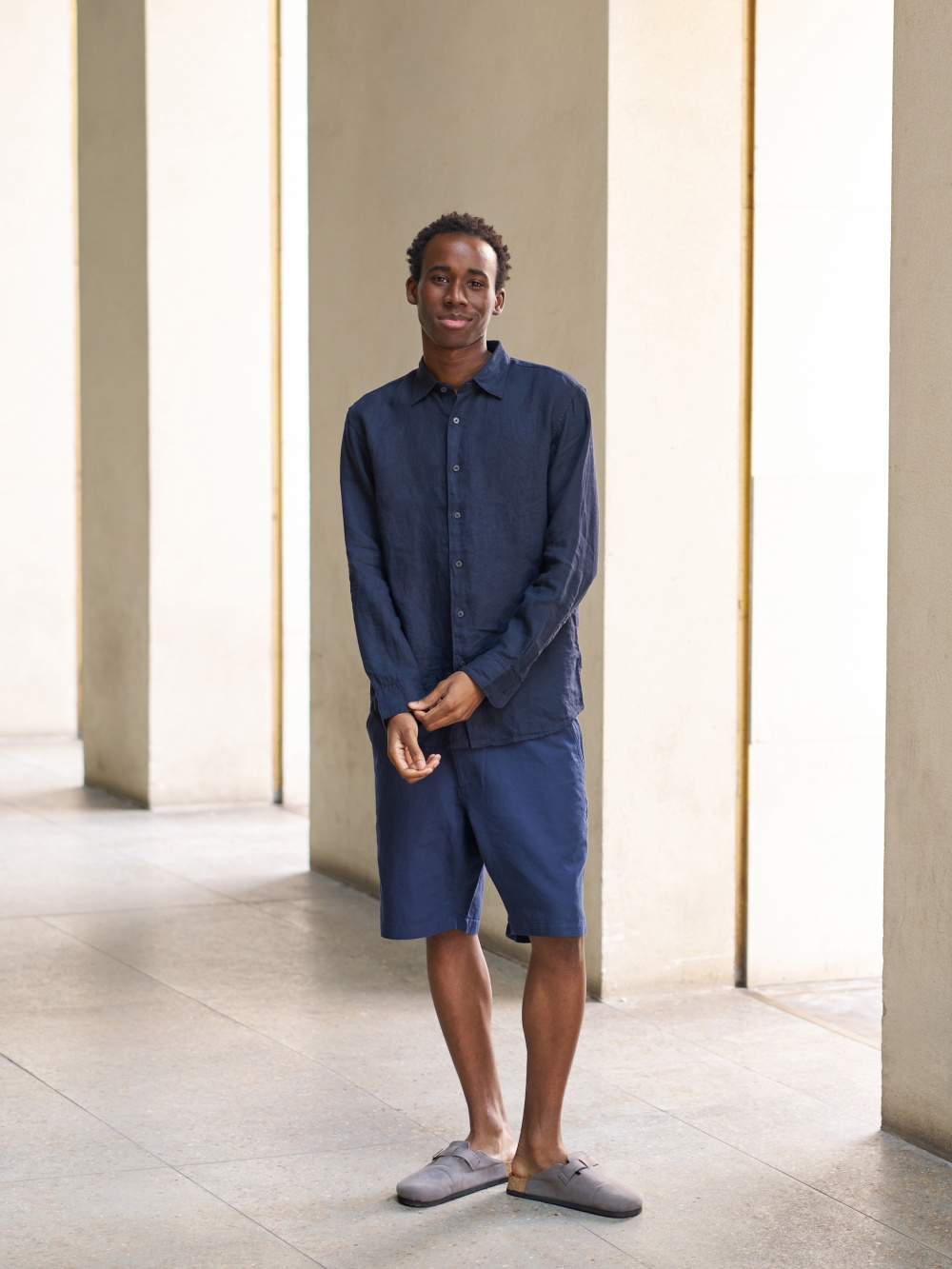 Descubre ideas de looks para「Camisa 100% lino prémium、Pantalón corto confort lino mezcla」| UNIQLO ES