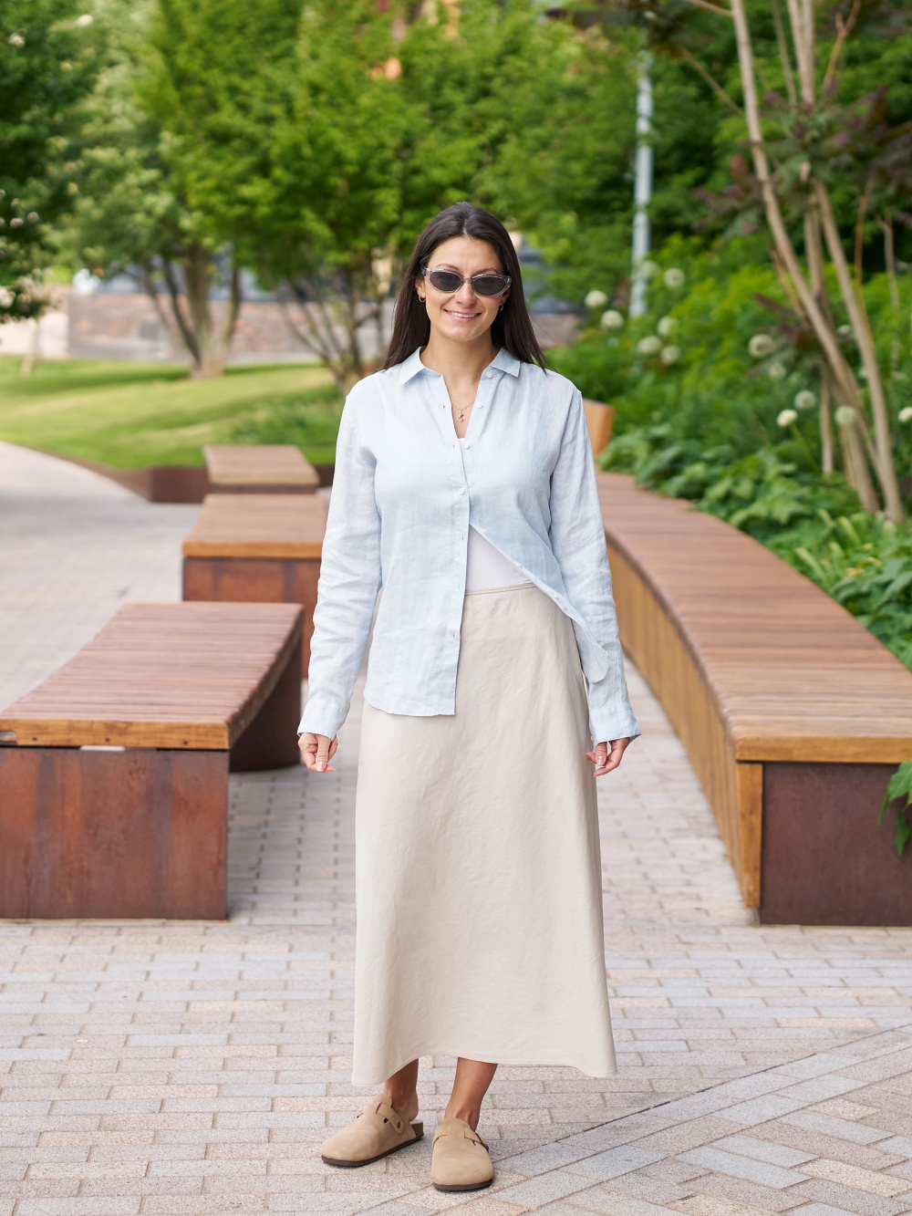 Descubre ideas de looks para「Camiseta corta con sujetador canalé (sin mangas)、Pantalón lino ...