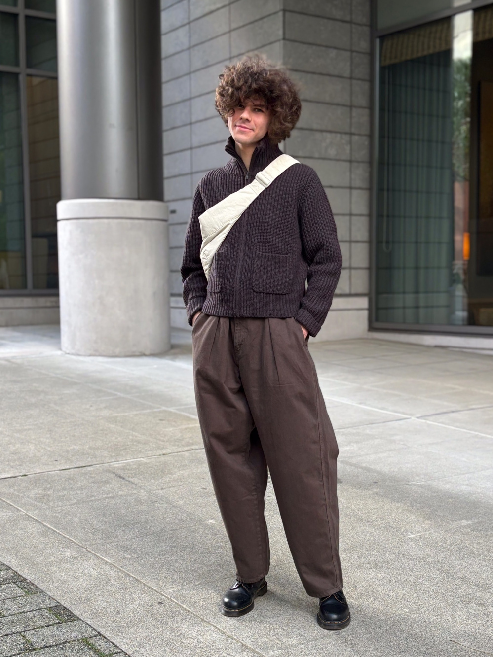 Check styling ideas for「Uniqlo U Pleated Denim Pants」| UNIQLO AU