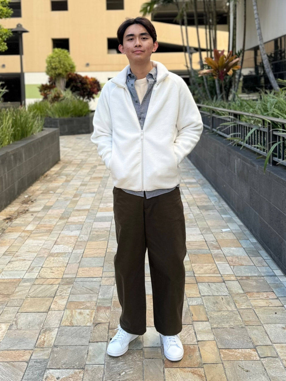 Check styling ideas for「Uniqlo U 100% Cotton Crew Neck T-Shirt、Wide Fit ...