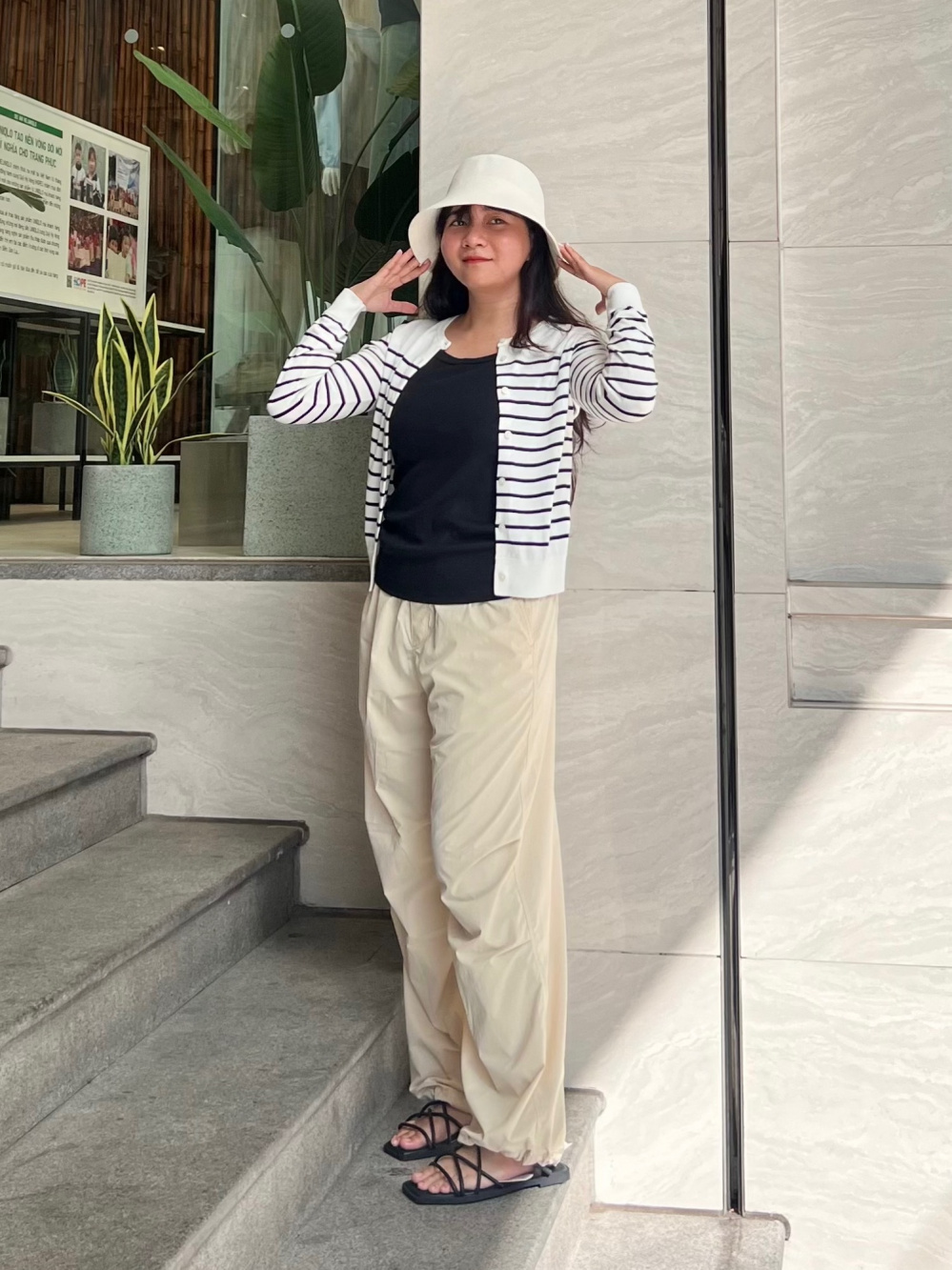 Khám phá gợi ý phong cách cho「Áo Ba Lỗ Vải Gân Mềm、Áo Bra Top Cổ Yếm」| UNIQLO VN