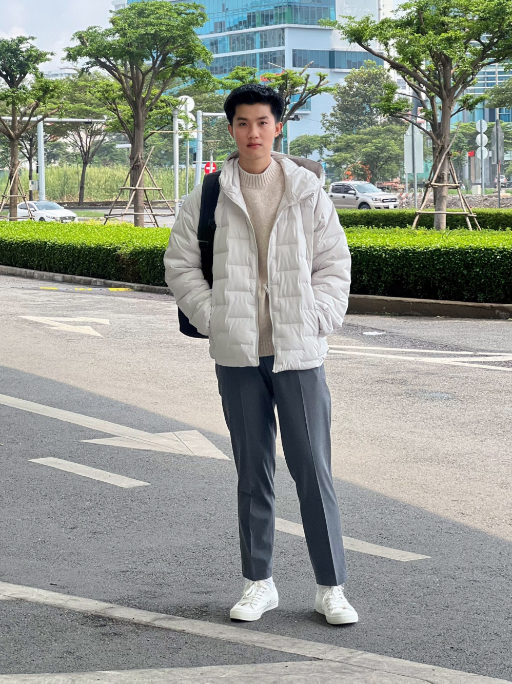Khám Phá Gợi ý Phong Cách Cho「Áo Thun Cổ Tròn、quần Smart Pants Dài Đến